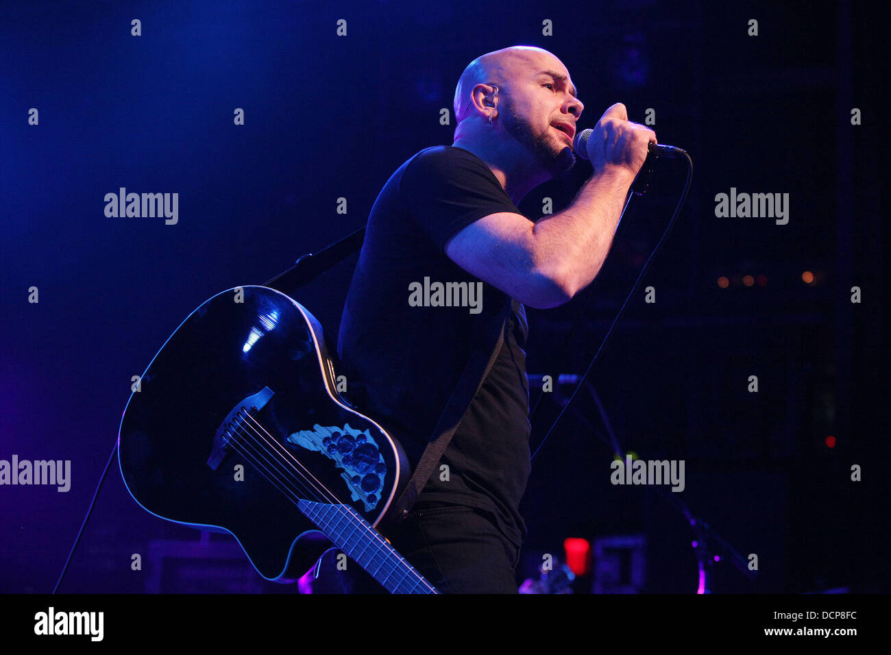 James Dylan, lead vocals Jason Bonham's Led Zeppelin Experience ...