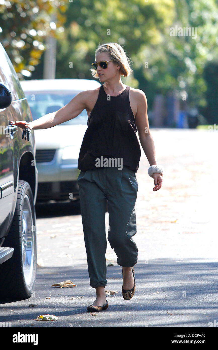 Ali Larter takes her baby son Theodore Hayes MacArthur to 'Mami and Me ...