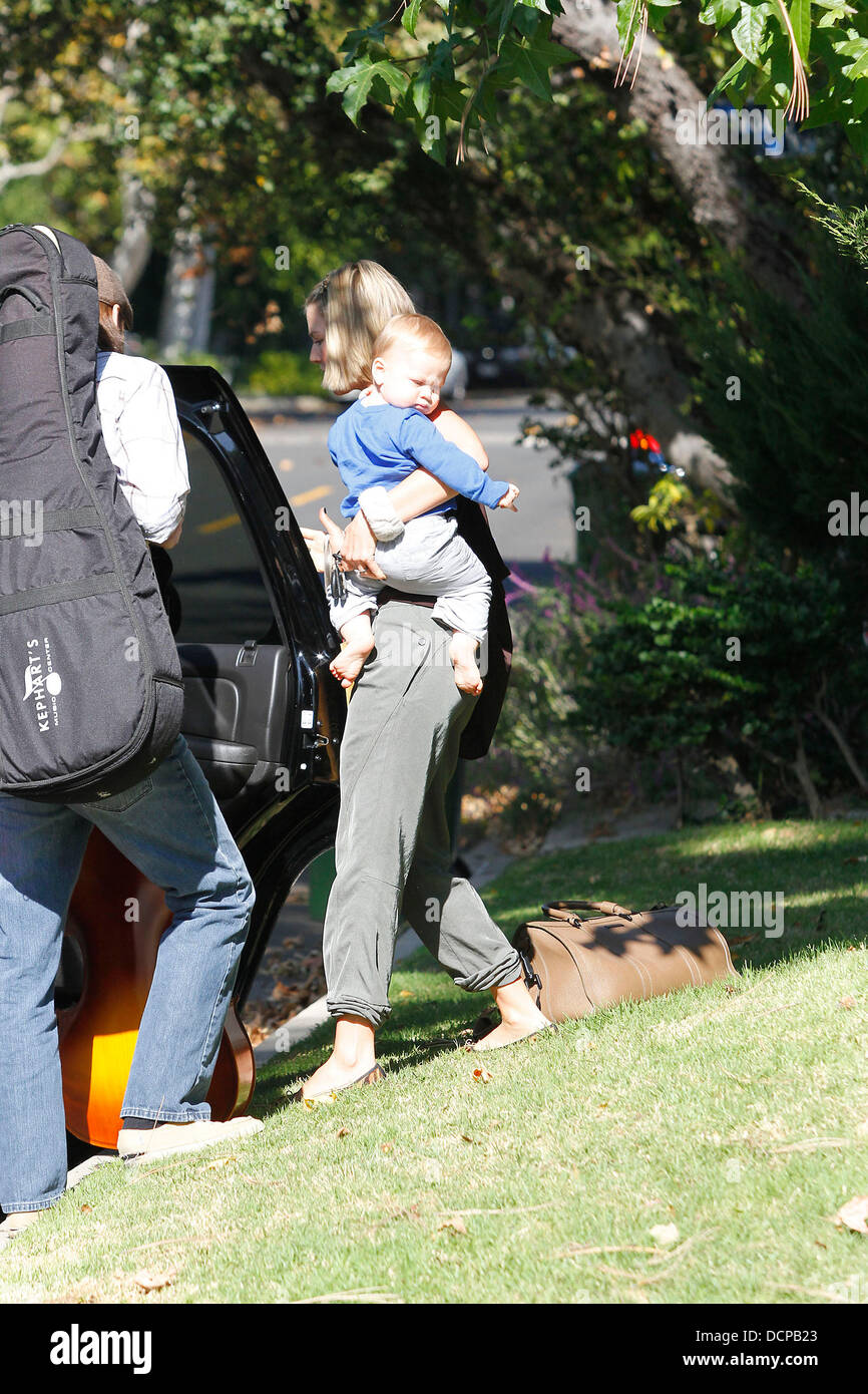 Ali Larter takes her baby son Theodore Hayes MacArthur to 'Mami and Me ...