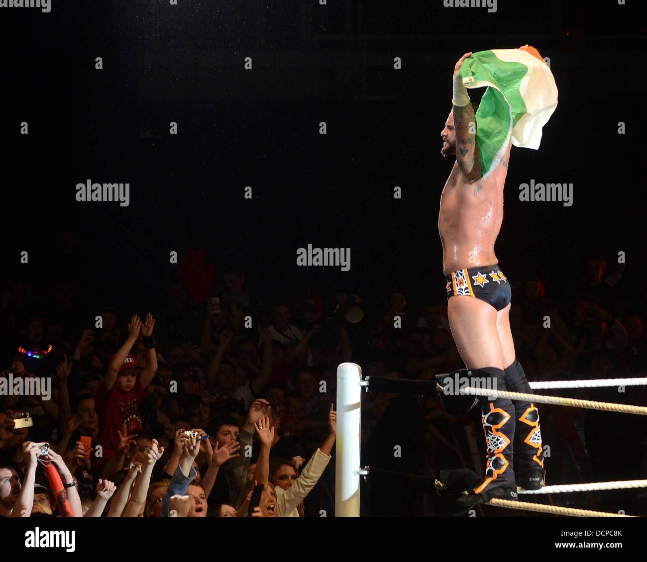 CM Punk WWE RAW Superstars returned to The O2 Arena with a surprise ...