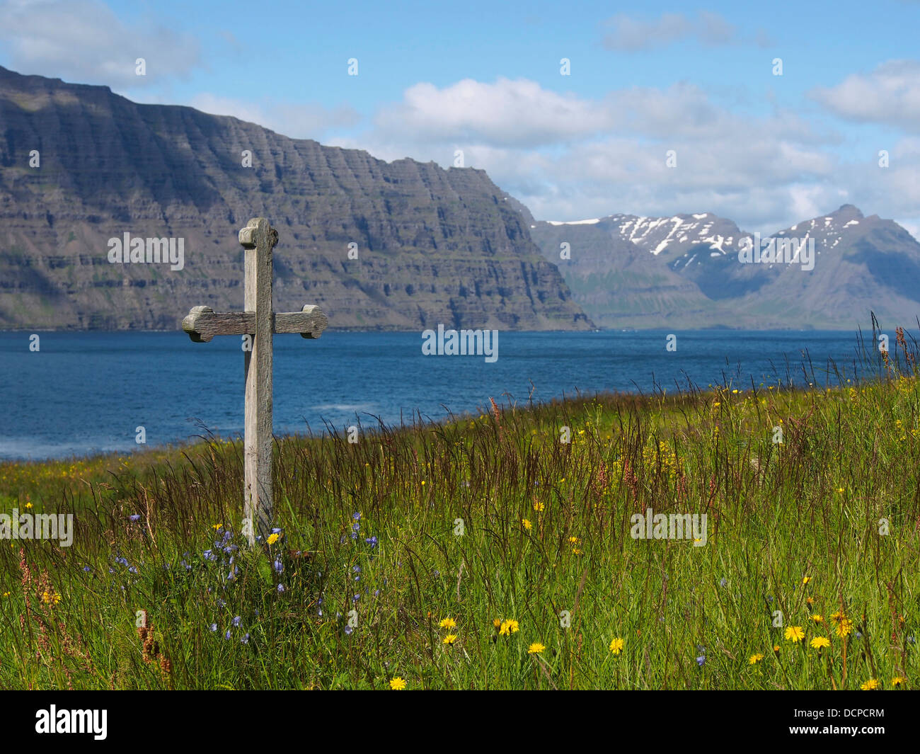 Christian cross, Barðsnes (abandoned farm), Iceland Stock Photo - Alamy