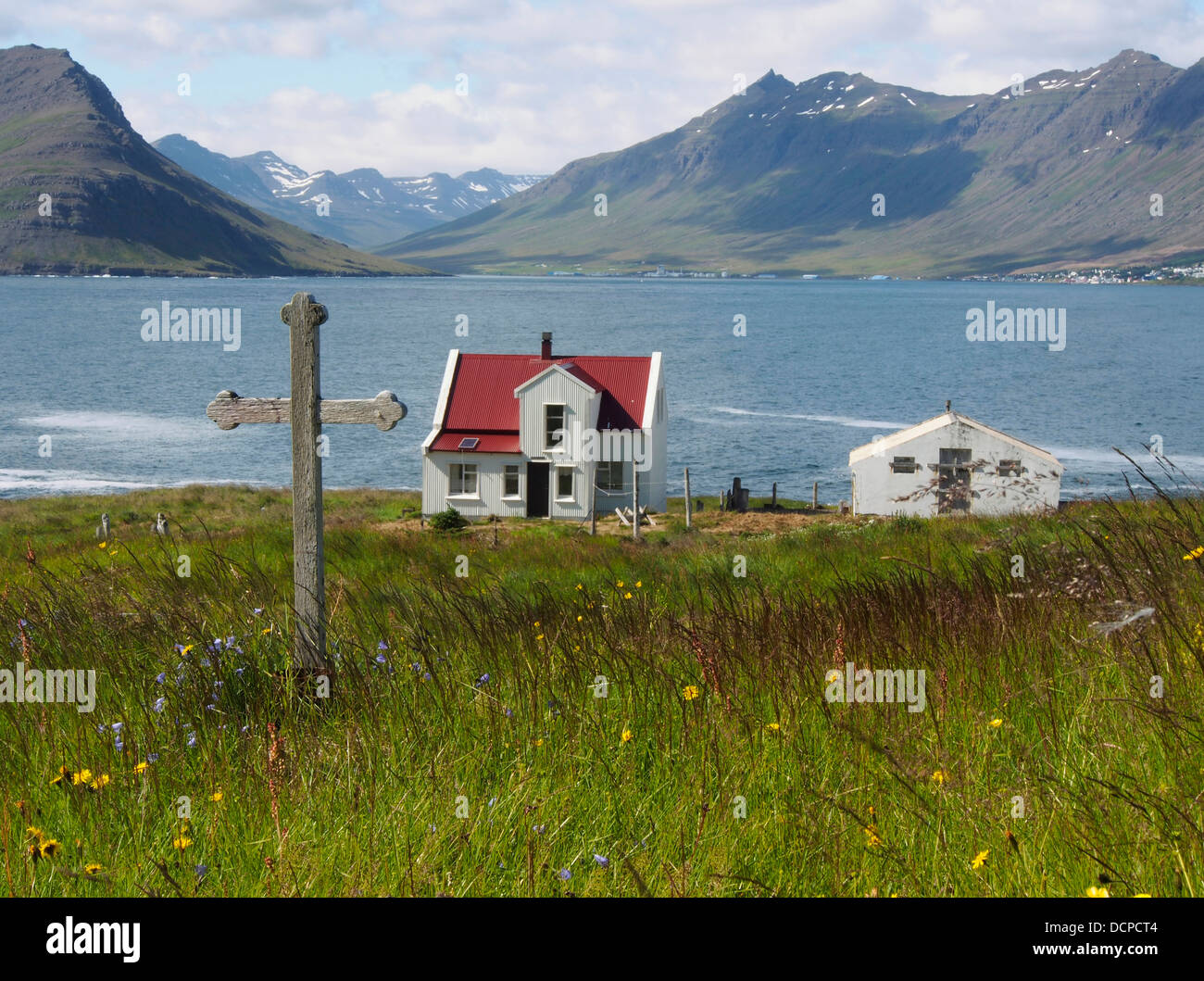 Christian cross, Barðsnes (abandoned farm), Iceland Stock Photo - Alamy
