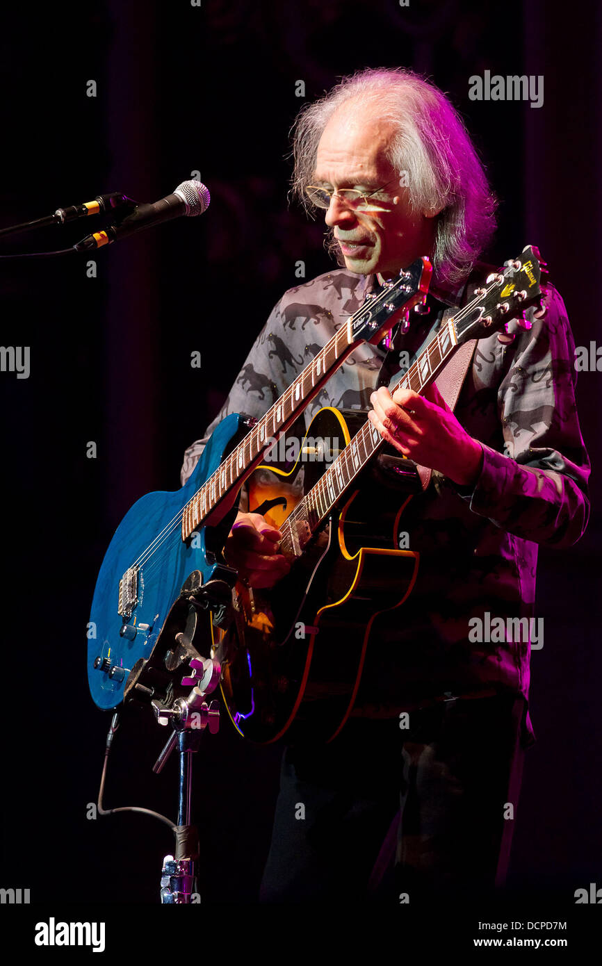 English progressive rock band hi-res stock photography and images - Alamy