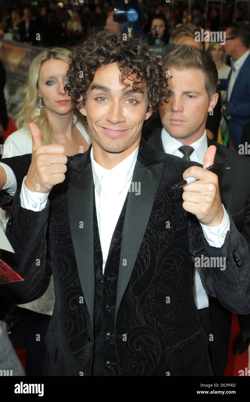 Robert Sheehan Mortal Instruments Premiere