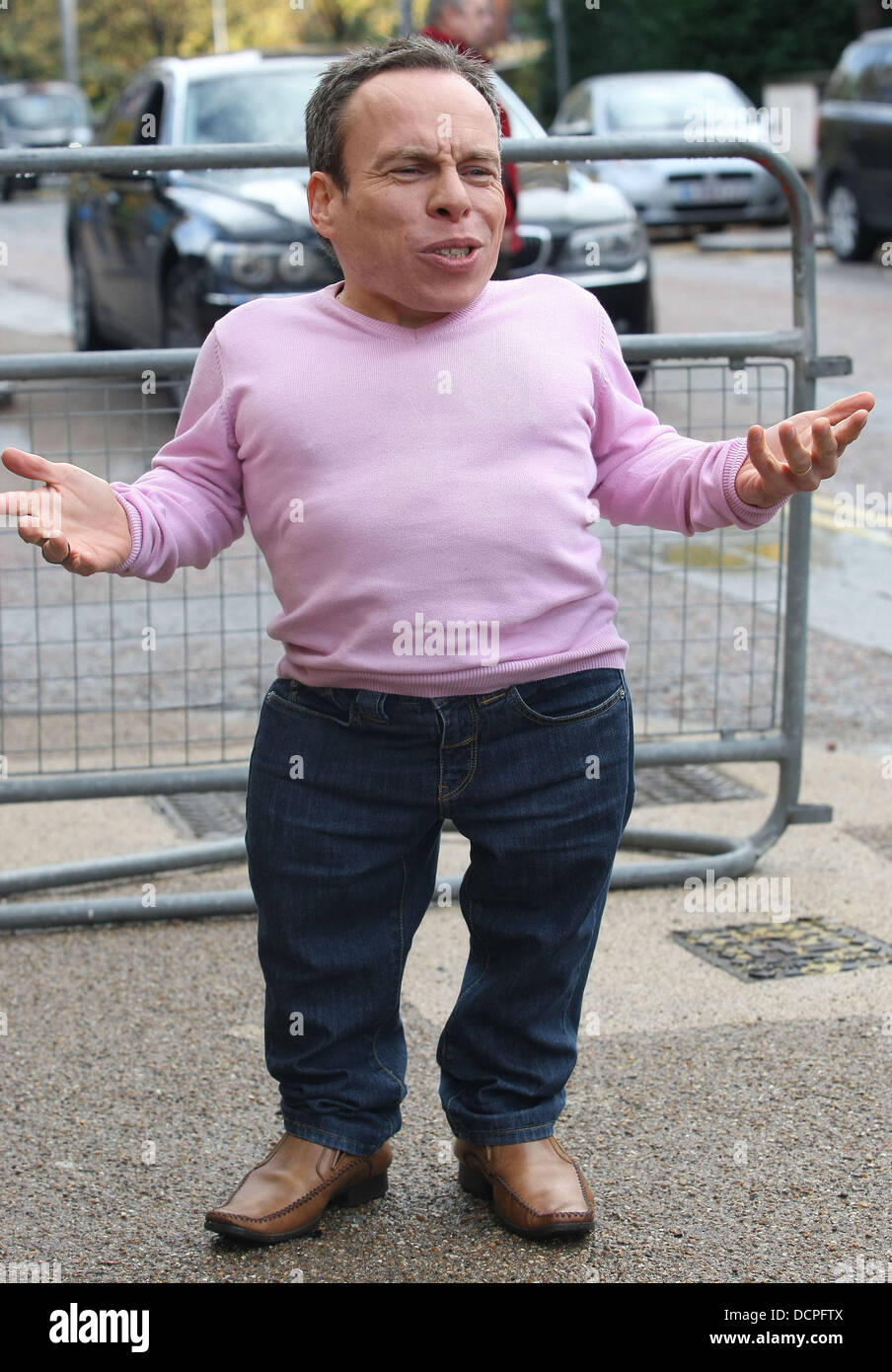 Warwick Davis at the ITV studios London, England - 04.11.11 Stock Photo ...