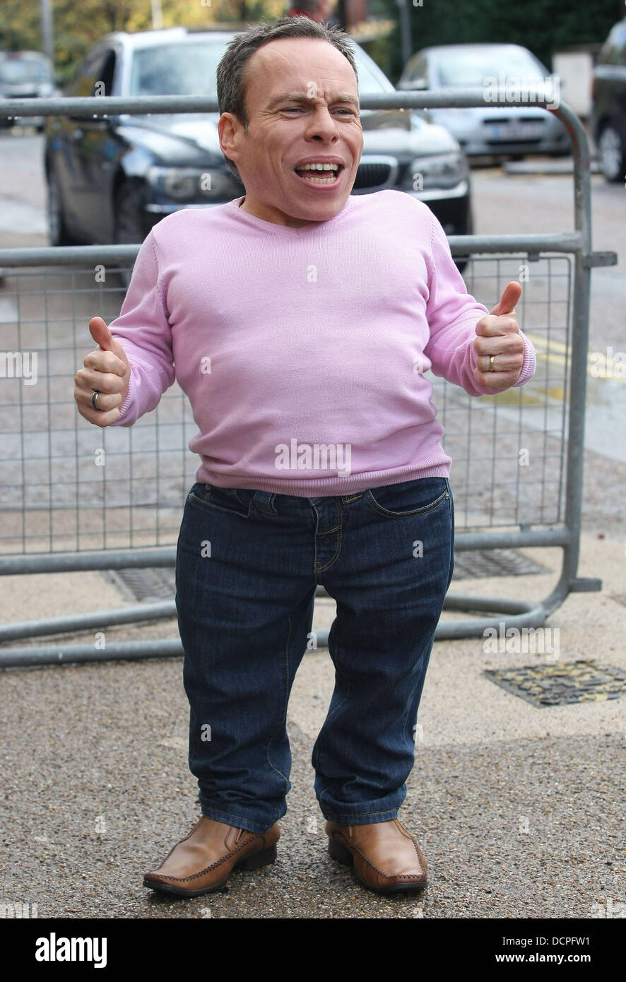 Warwick Davis at the ITV studios London, England - 04.11.11 Stock Photo ...