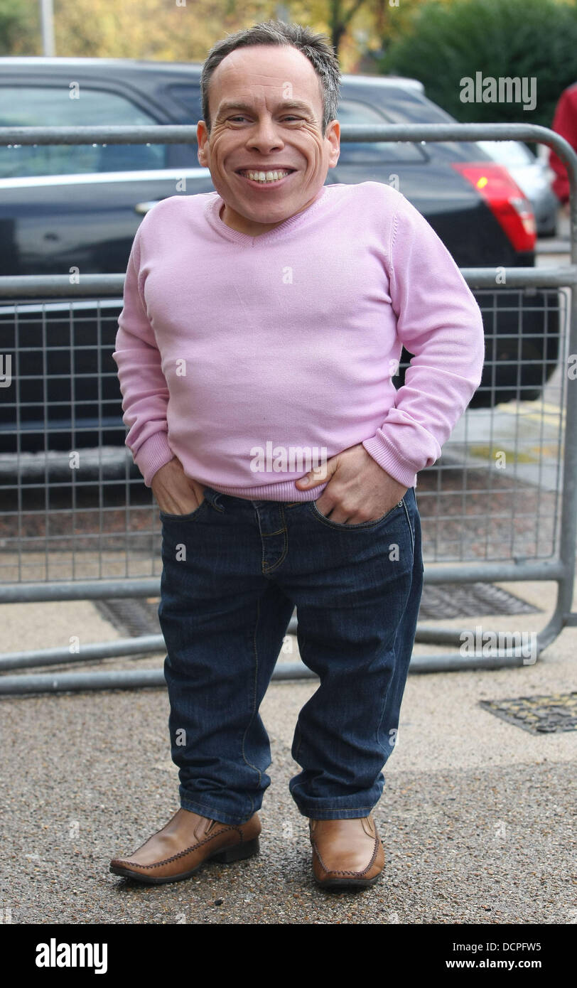 Warwick Davis at the ITV studios London, England - 04.11.11 Stock Photo ...