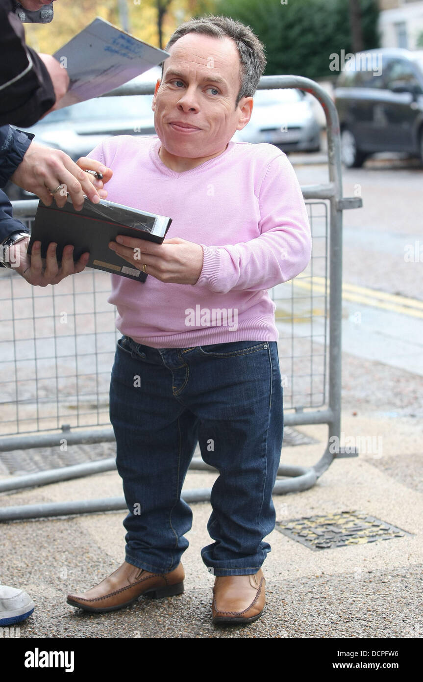 Warwick Davis at the ITV studios London, England - 04.11.11 Stock Photo ...