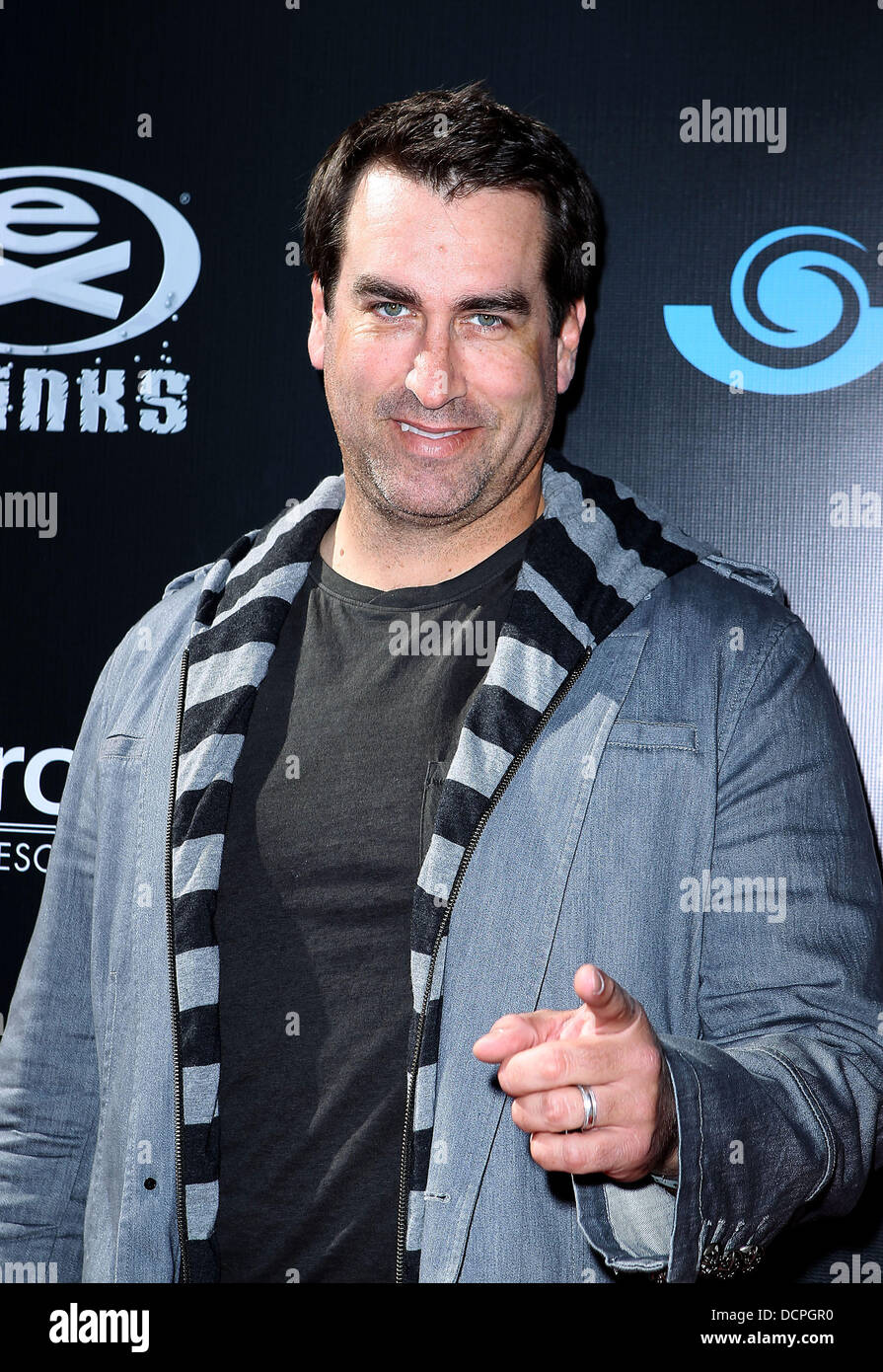 Rob Riggle Stand Up For Skate Parks benefiting The Tony Hawk Foundation ...