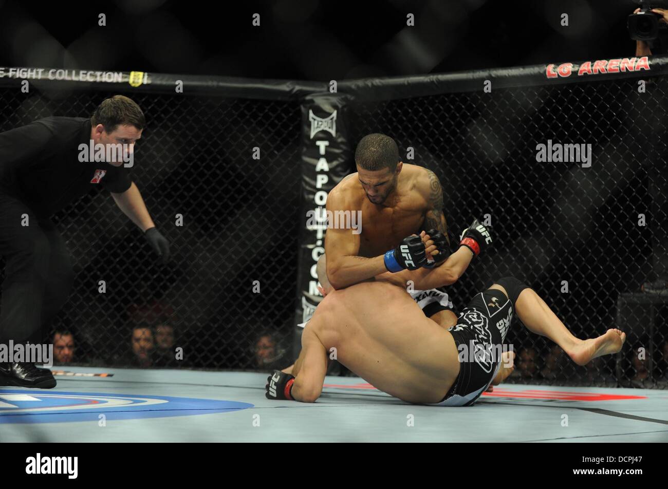 Ultimate fighting 5 hi-res stock photography and images - Alamy