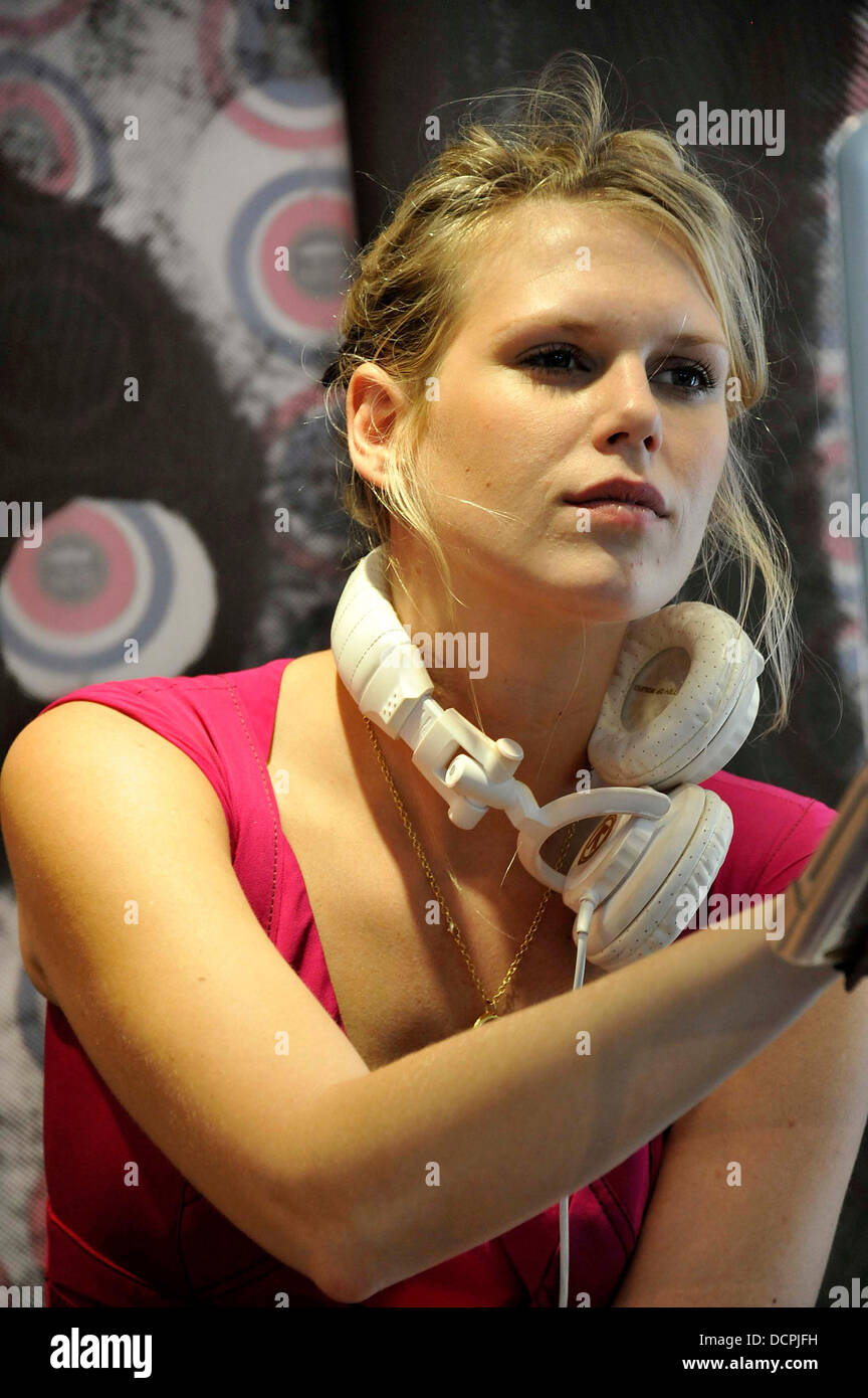 Keith Richards' daughter Alexandra Richards DJs in the Lavazza marquee ...