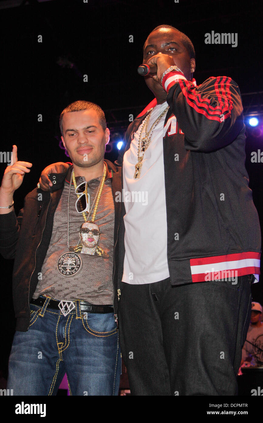 Sean rocks hi-res stock photography and images - Alamy