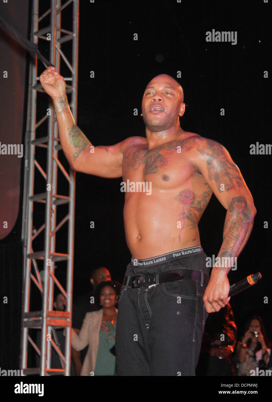 Flo Rida Think Pink Rocks - Show at the Mizner Park Amphitheatre Boca ...