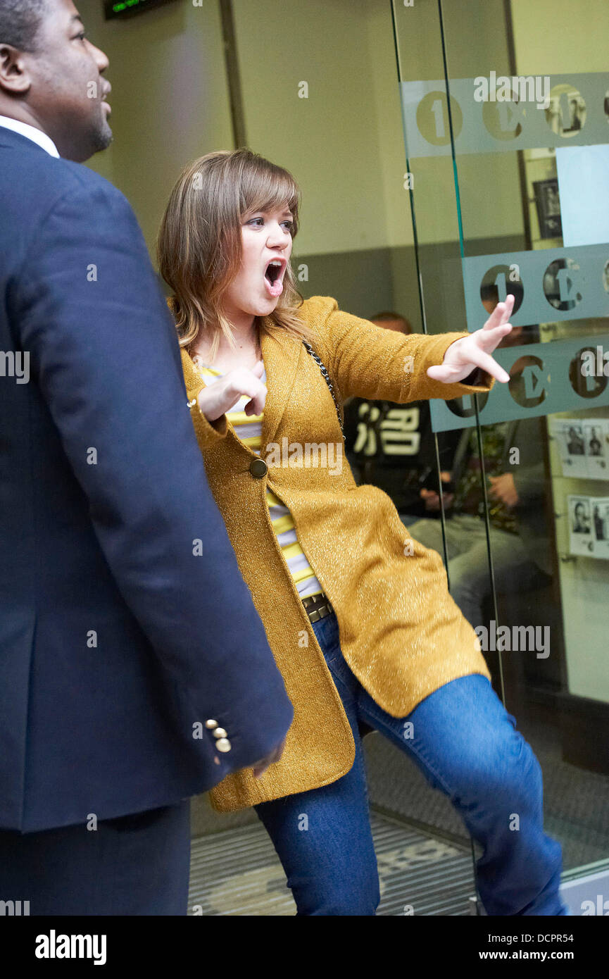 Kelly clarkson celebrities outside bbc hi-res stock photography and ...