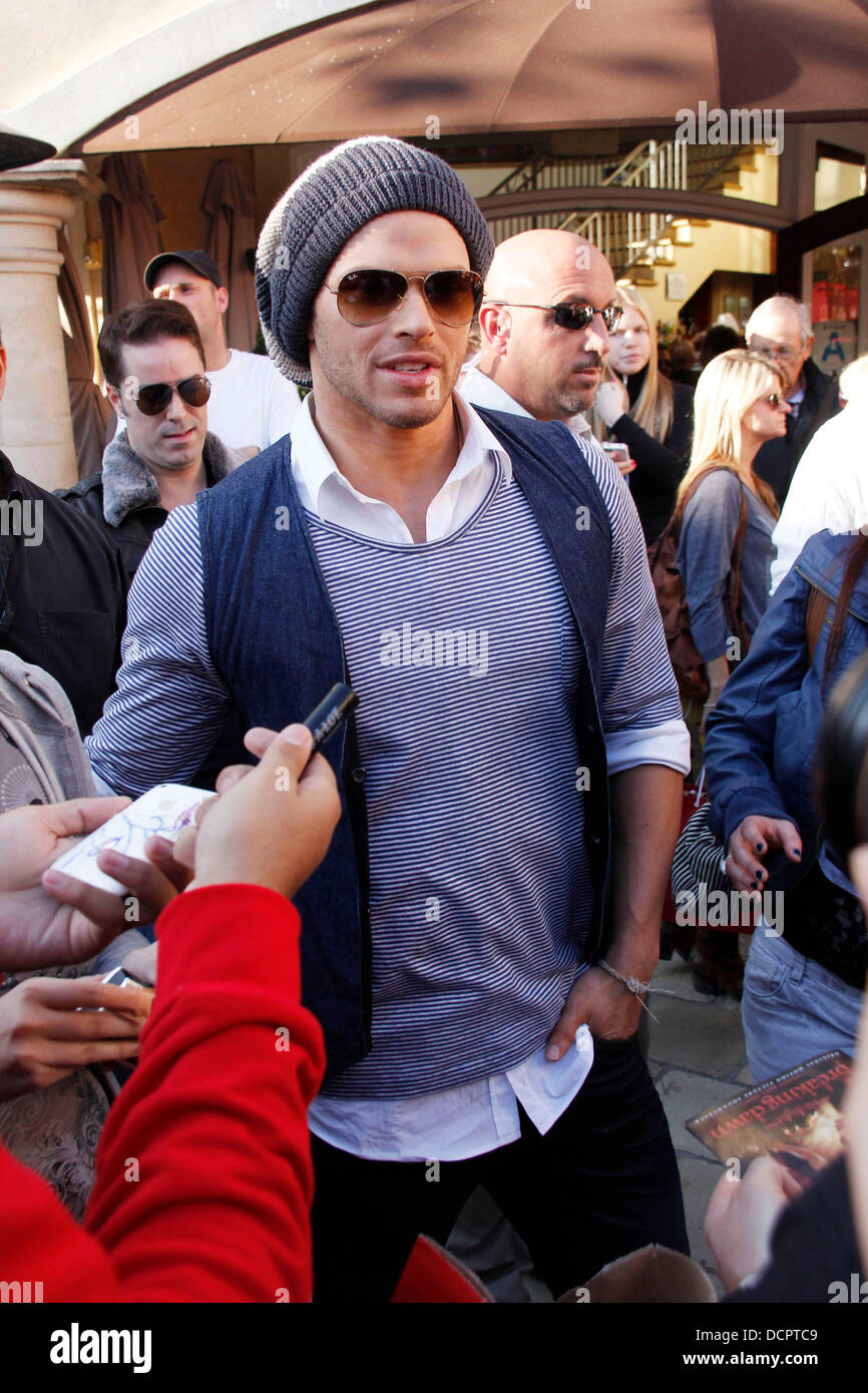 Kellan Lutz at The Grove to film an appearance for the entertainment ...