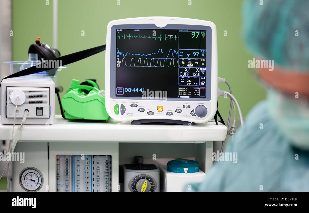 Ekg monitor hi-res stock photography and images - Alamy