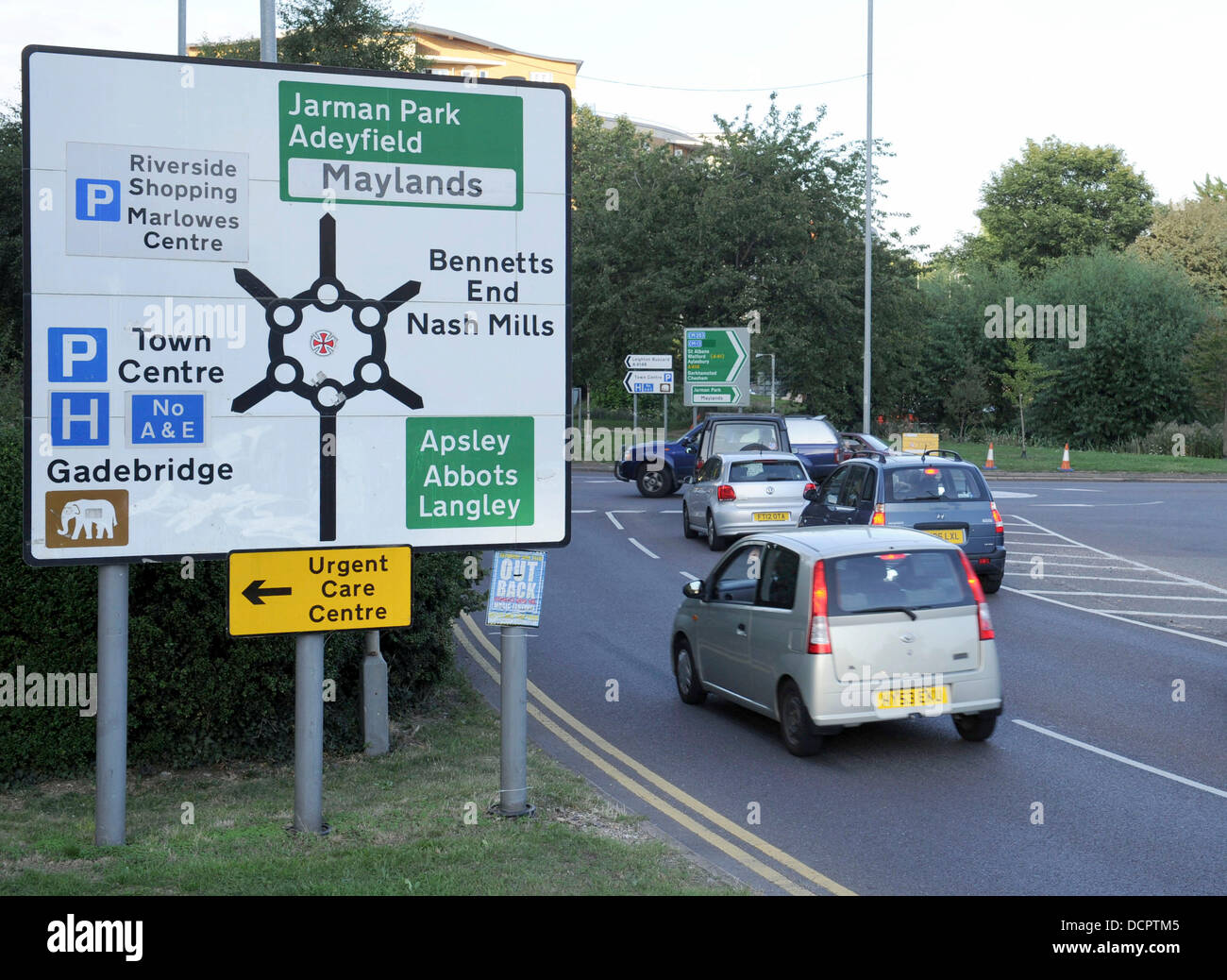 College roundabout hi-res stock photography and images - Alamy