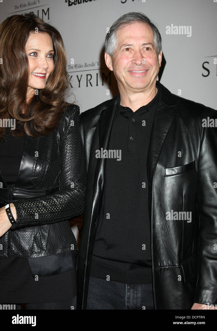 Robert altman and lynda carter hi-res stock photography and images - Alamy