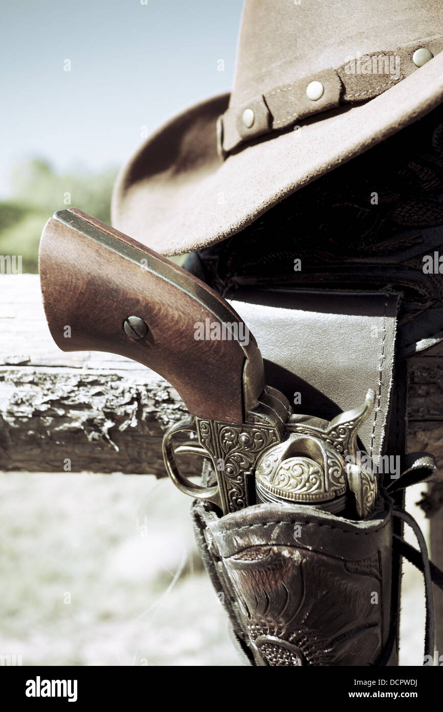 crop of cowboy gun Stock Photo - Alamy
