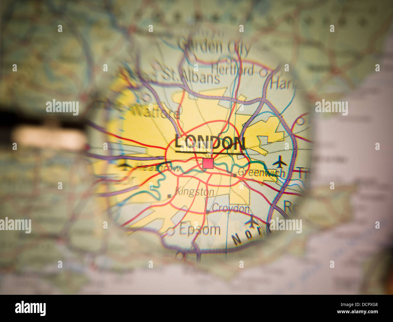 Magnifying glass and map of london hi-res stock photography and images ...