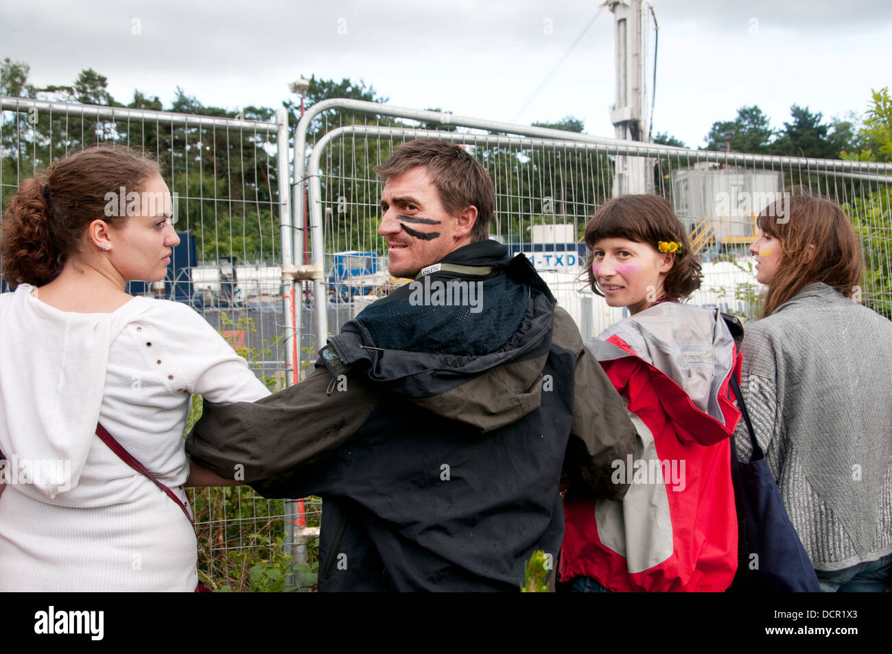 Linking arms protest hi-res stock photography and images - Alamy