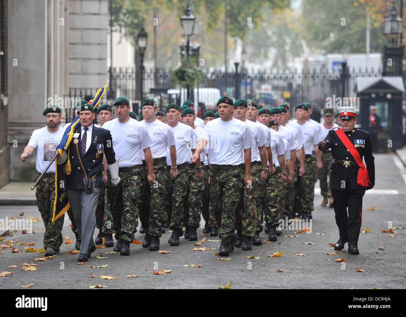 Royal marines commando hi-res stock photography and images - Alamy