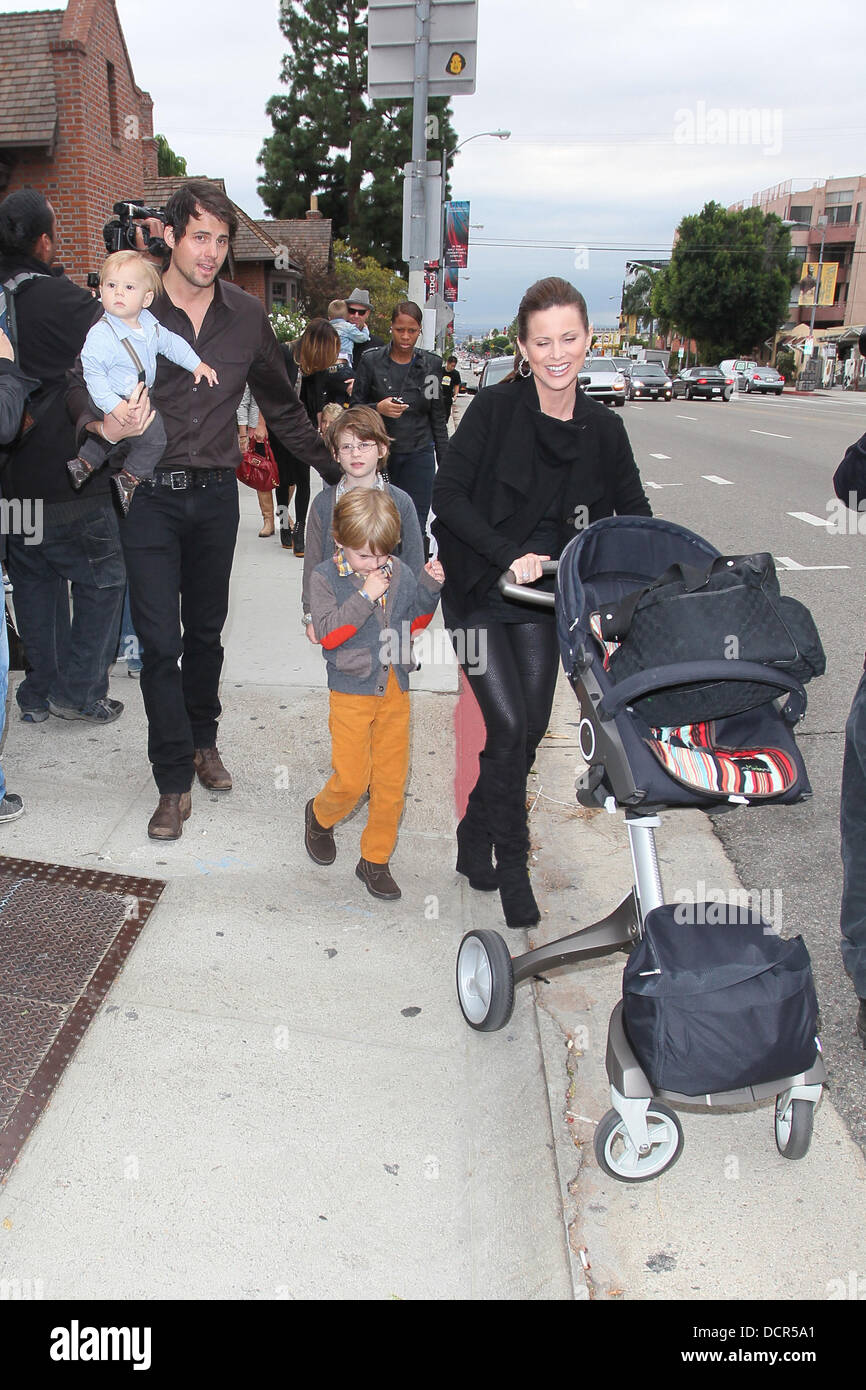 Kristoffer polaha family celebrities arrive hi-res stock photography ...