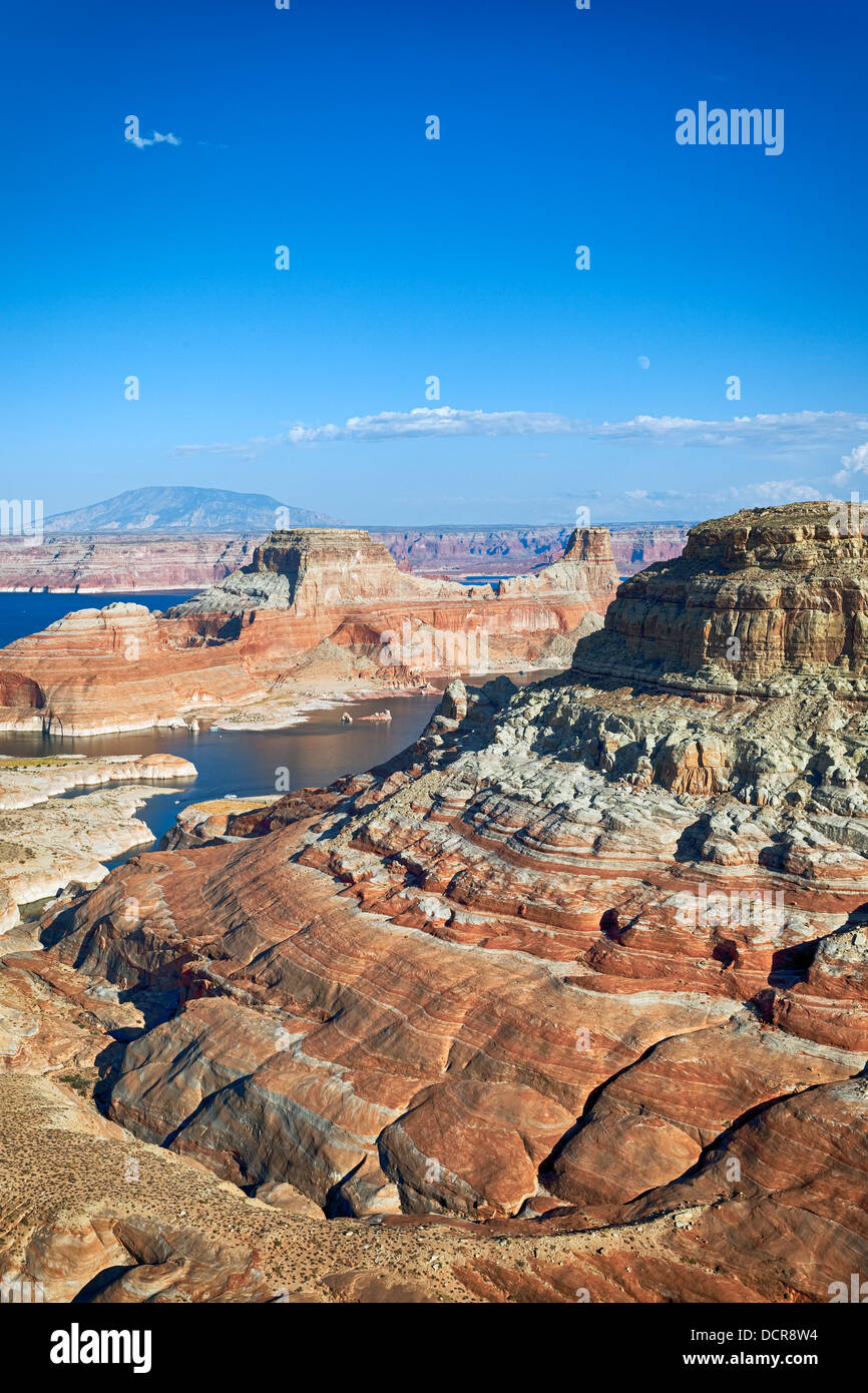 vertical view of the lake Powell Stock Photo - Alamy