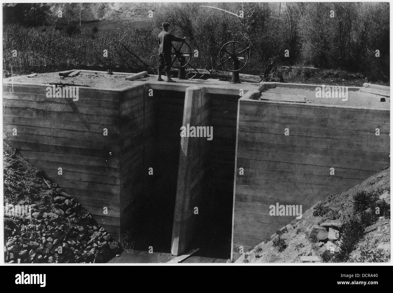 The Moiese lateral 27MA turnout, a concrete box-head pipeline structure ...