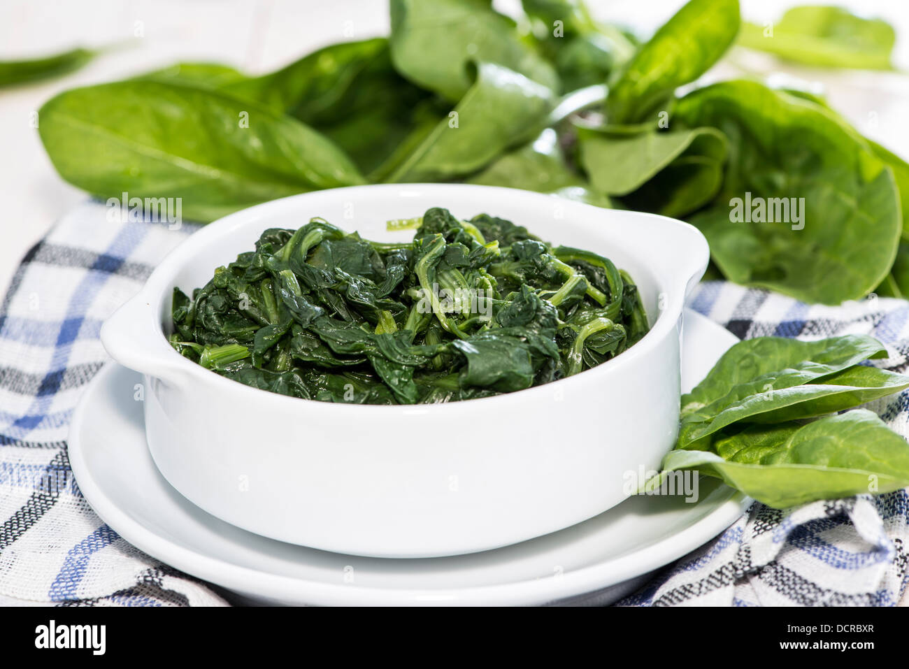 Cooked spinach hi-res stock photography and images - Alamy