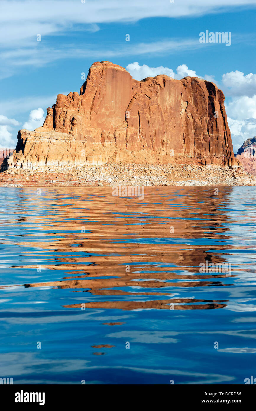 cliffs reflected in the lake Powell Stock Photo - Alamy