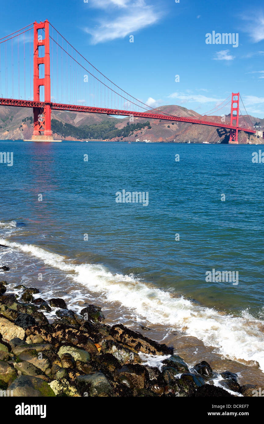 vertical view of Golden Gate Bridge Stock Photo - Alamy