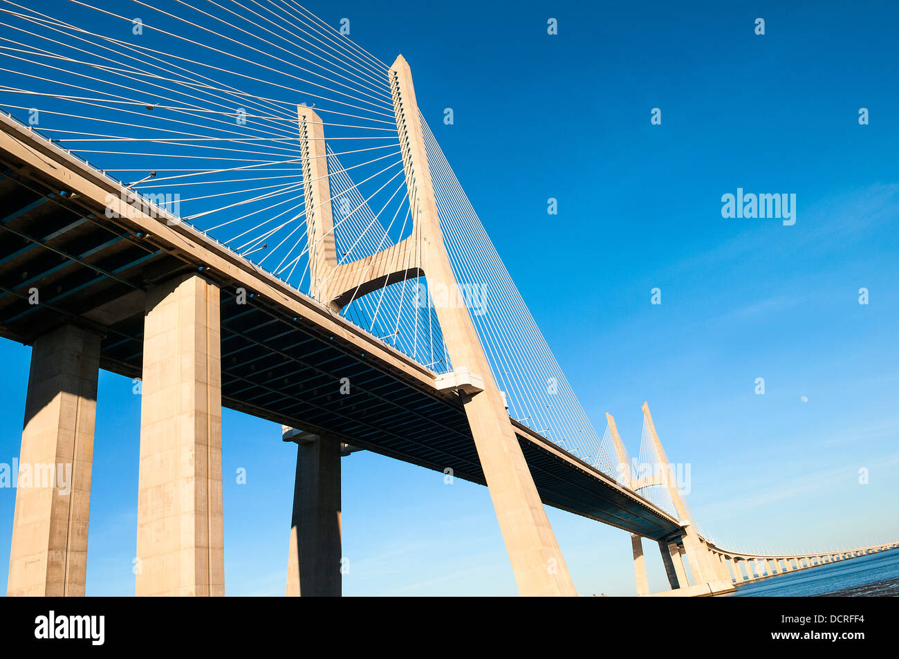 Lisbonne vasco da gama bridge hi-res stock photography and images - Alamy