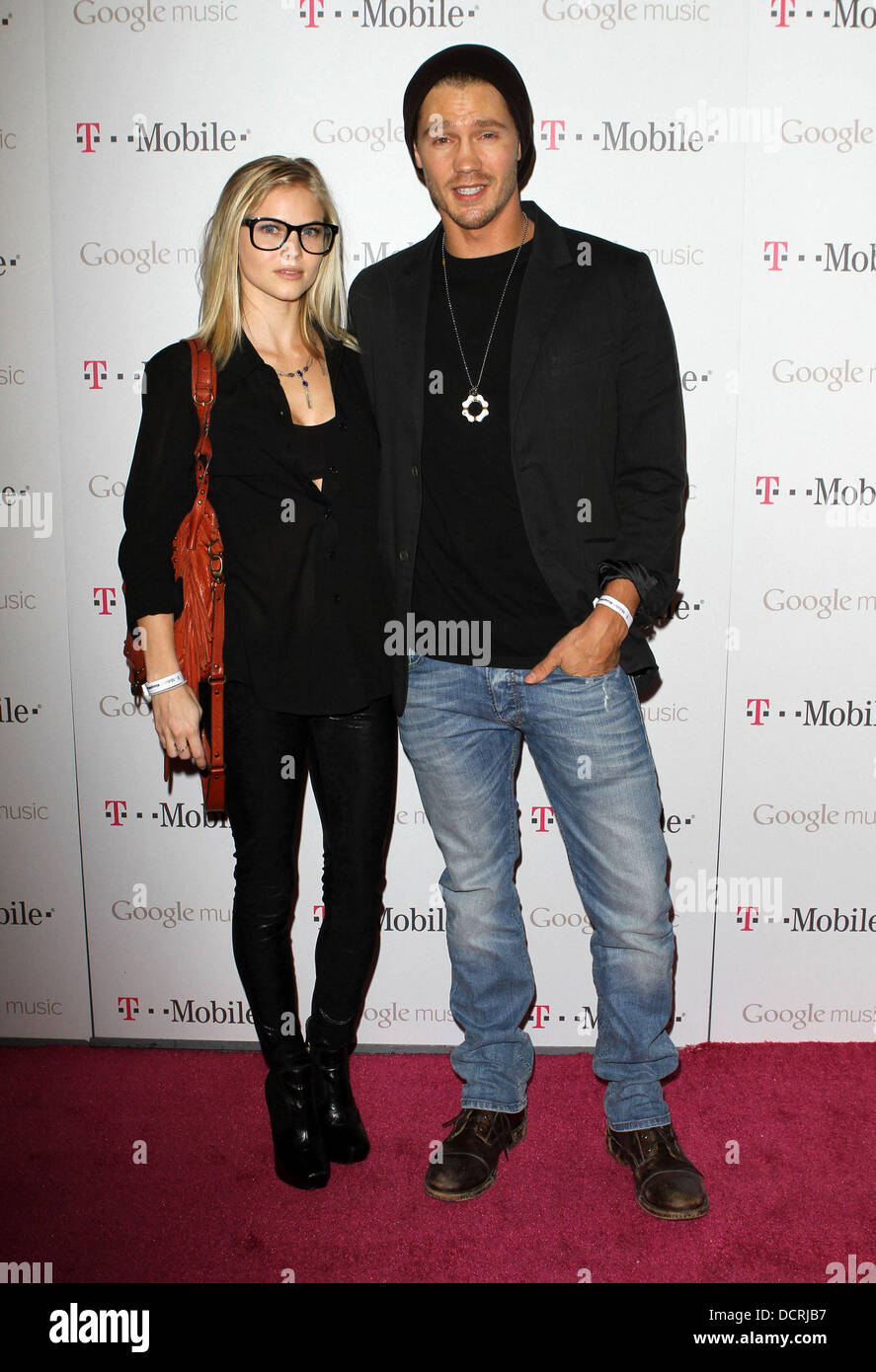 Kenzie Dalton (L) and Chad Michael Murray Celebrity Magenta Carpet ...