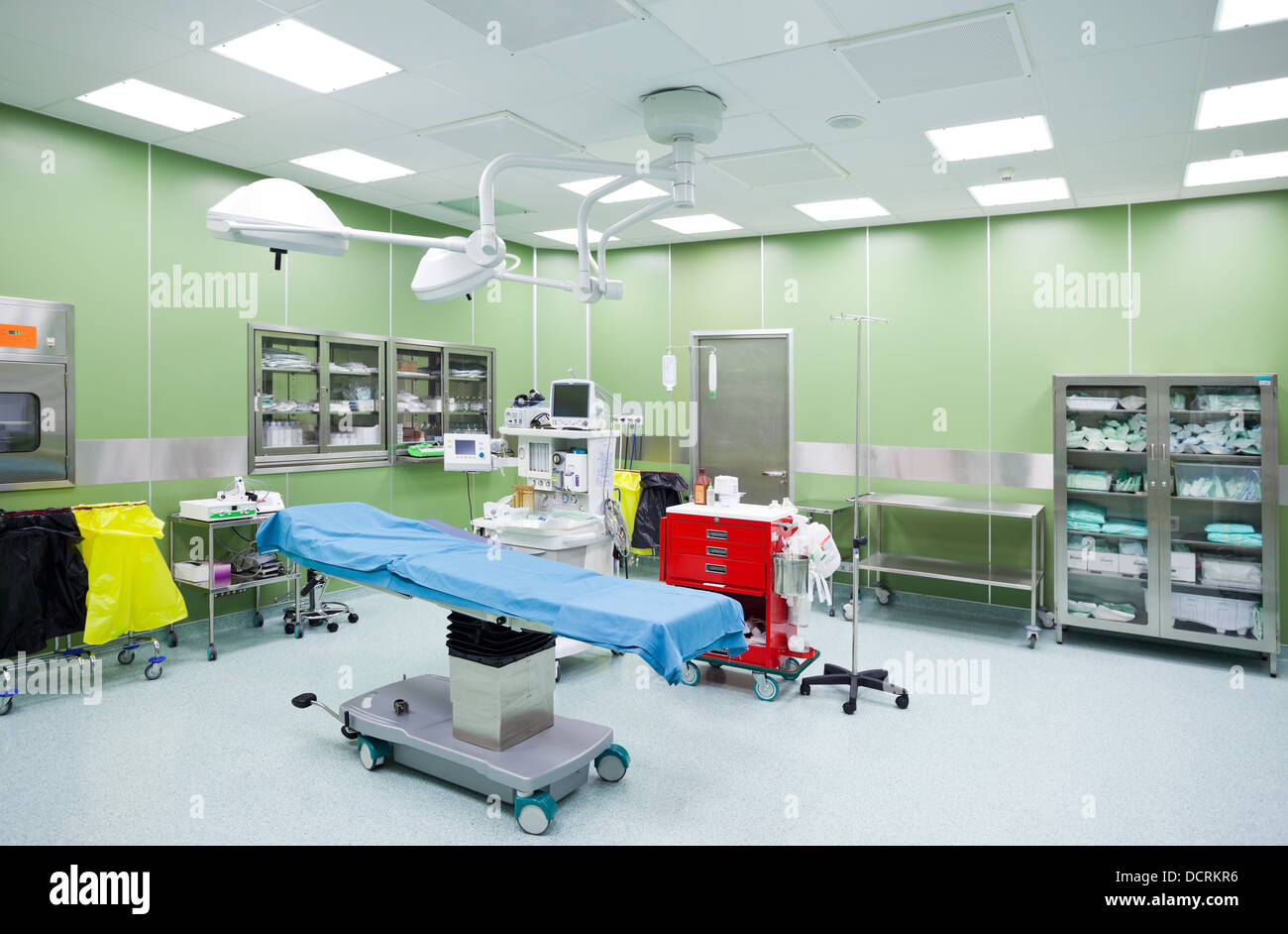 Empty operation room surgery Stock Photo - Alamy