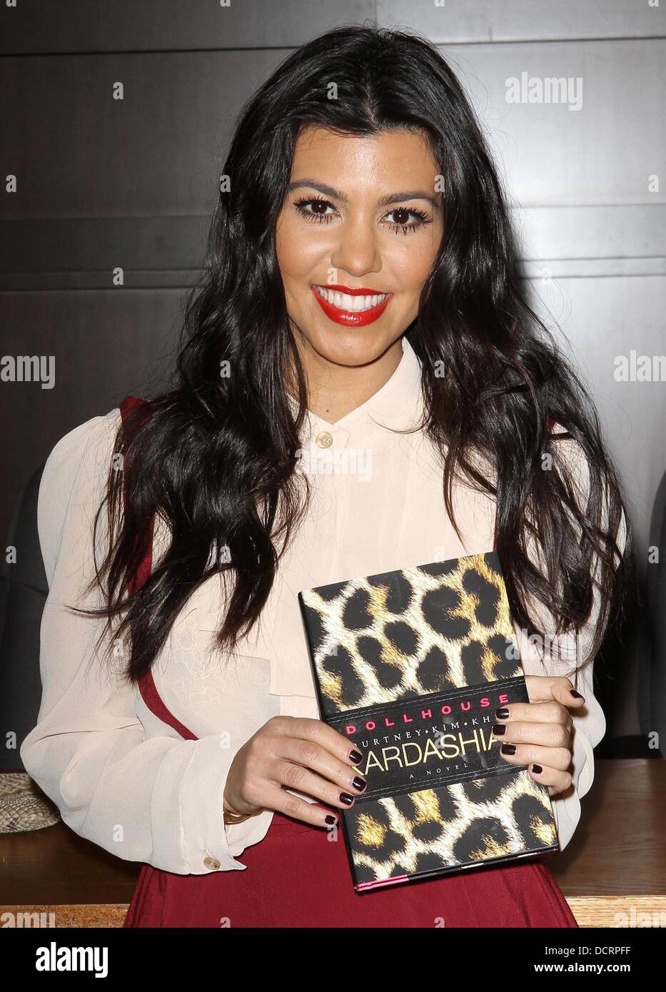 Kourtney Kardashian Khloe Kardashian and Kourtney Kardashian sign ...