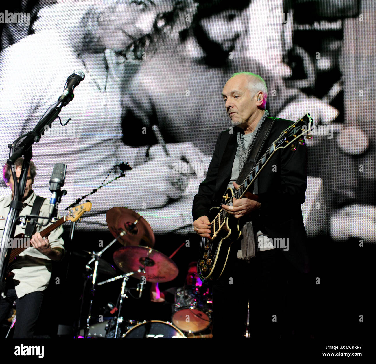 Peter Frampton performing "Frampton Comes Alive" 35th Anniversary Tour ...