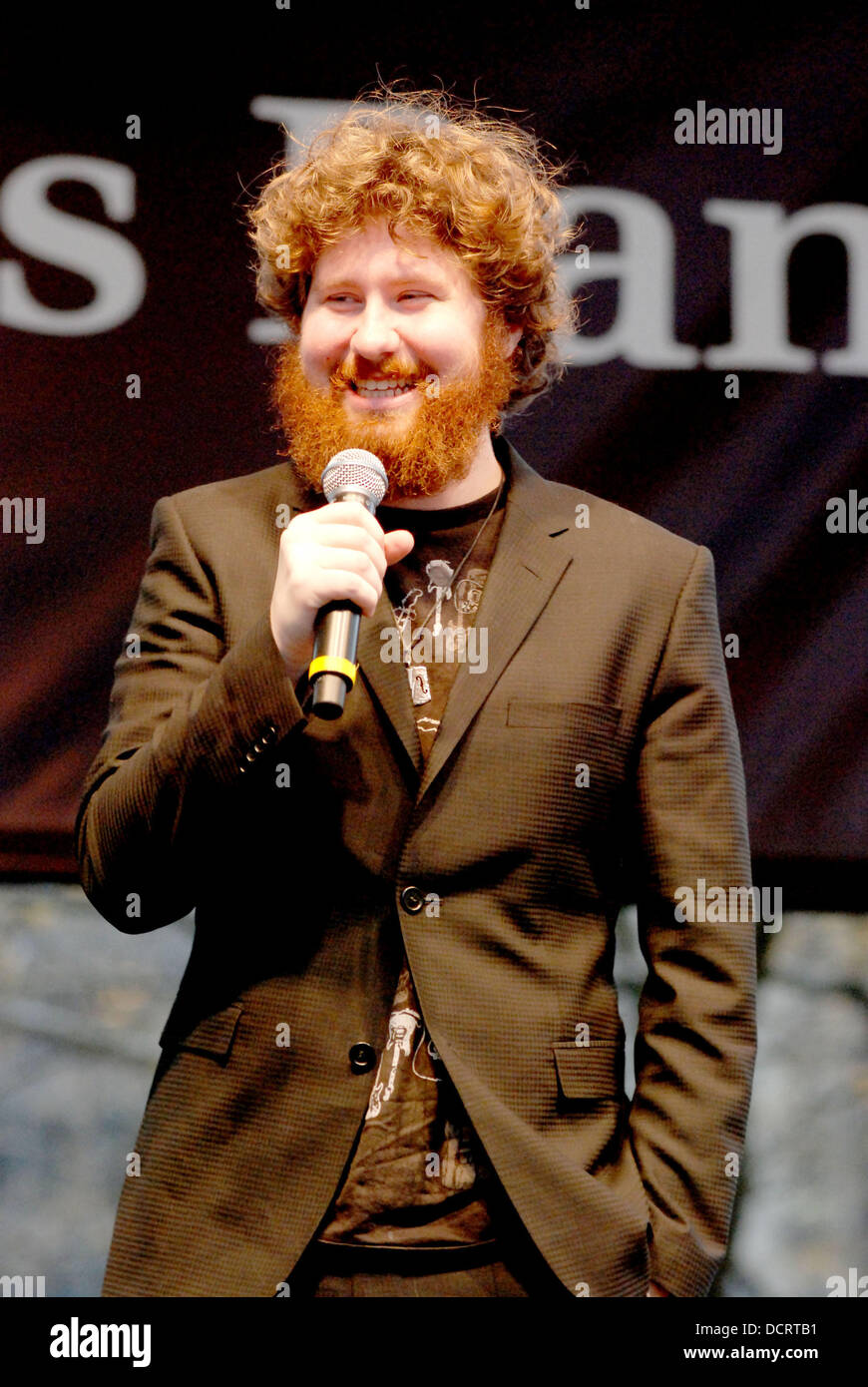 Casey Abrams performs at The Magnificent Mile 2011 lights festival ...
