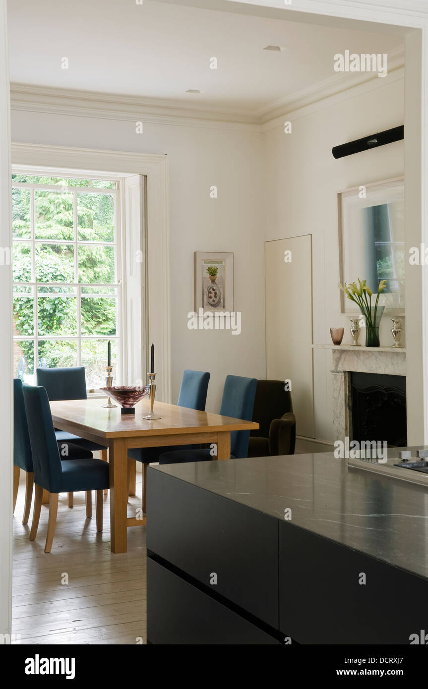 Heal's dining table and chairs Stock Photo - Alamy