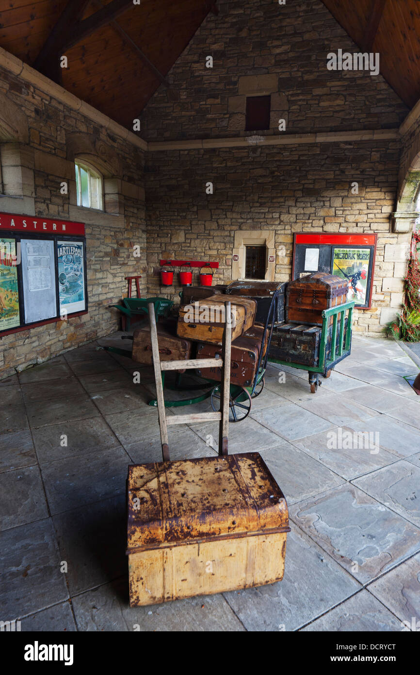 Archival carts hi-res stock photography and images - Alamy