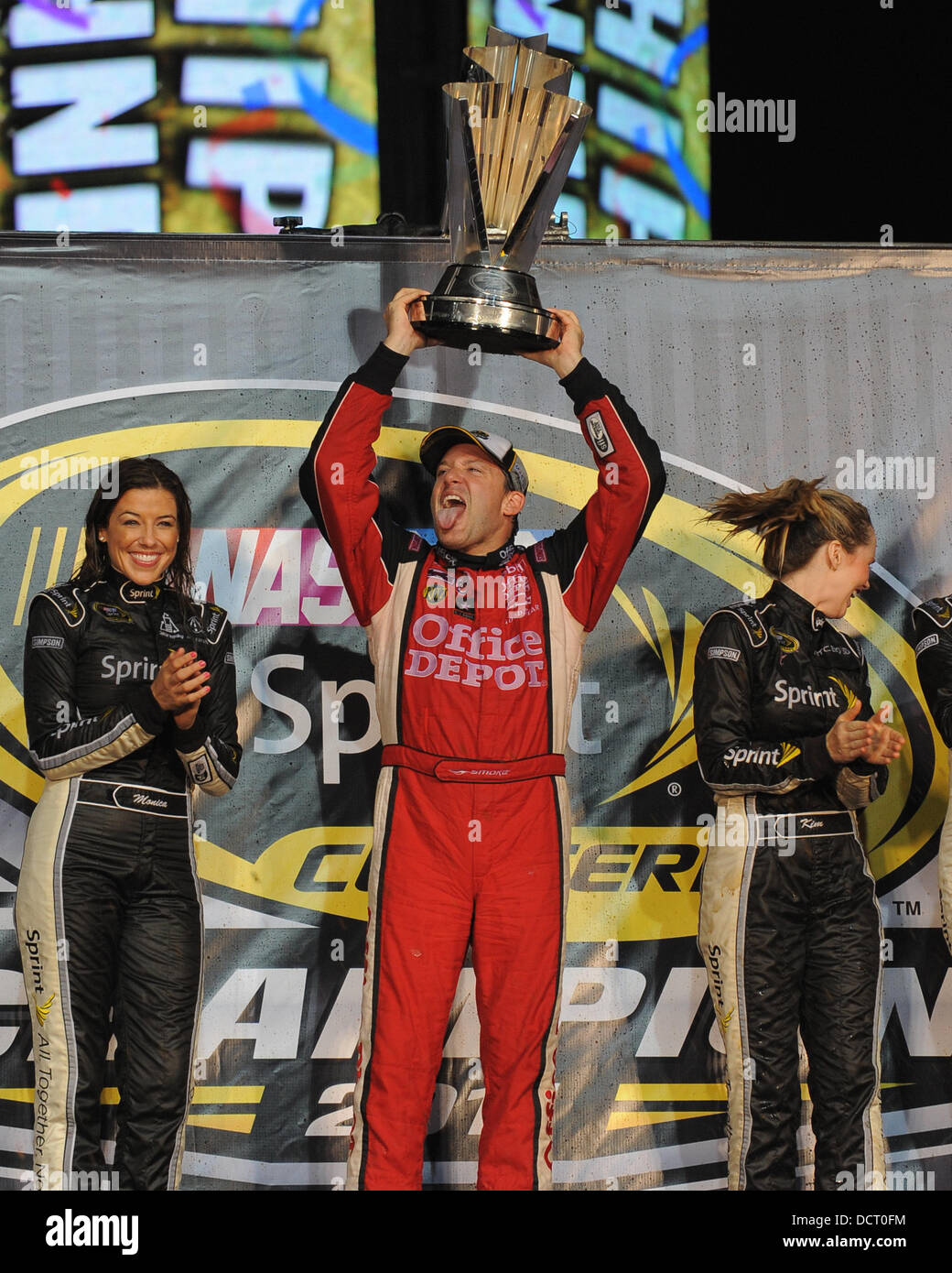 Tony Stewart wins the NASCAR Sprint Cup Series Ford 400 at Homestead ...