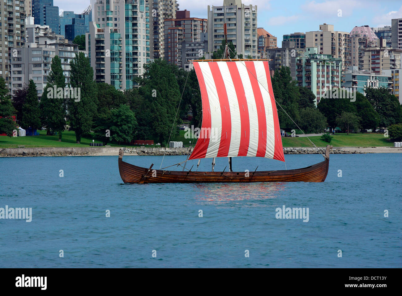 Antique rowing boat hi-res stock photography and images - Alamy