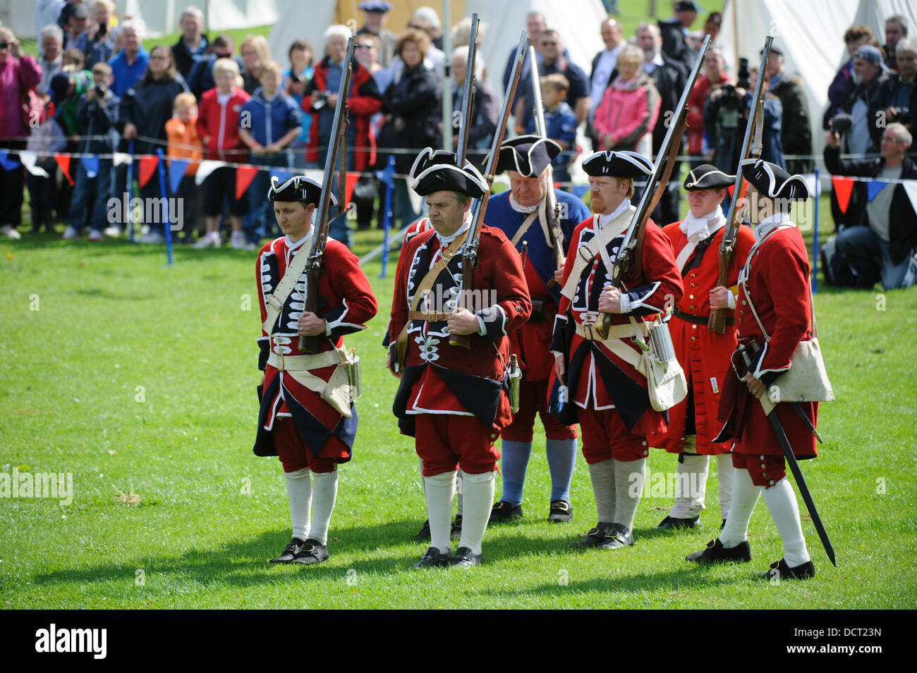 Redcoats hi-res stock photography and images - Alamy