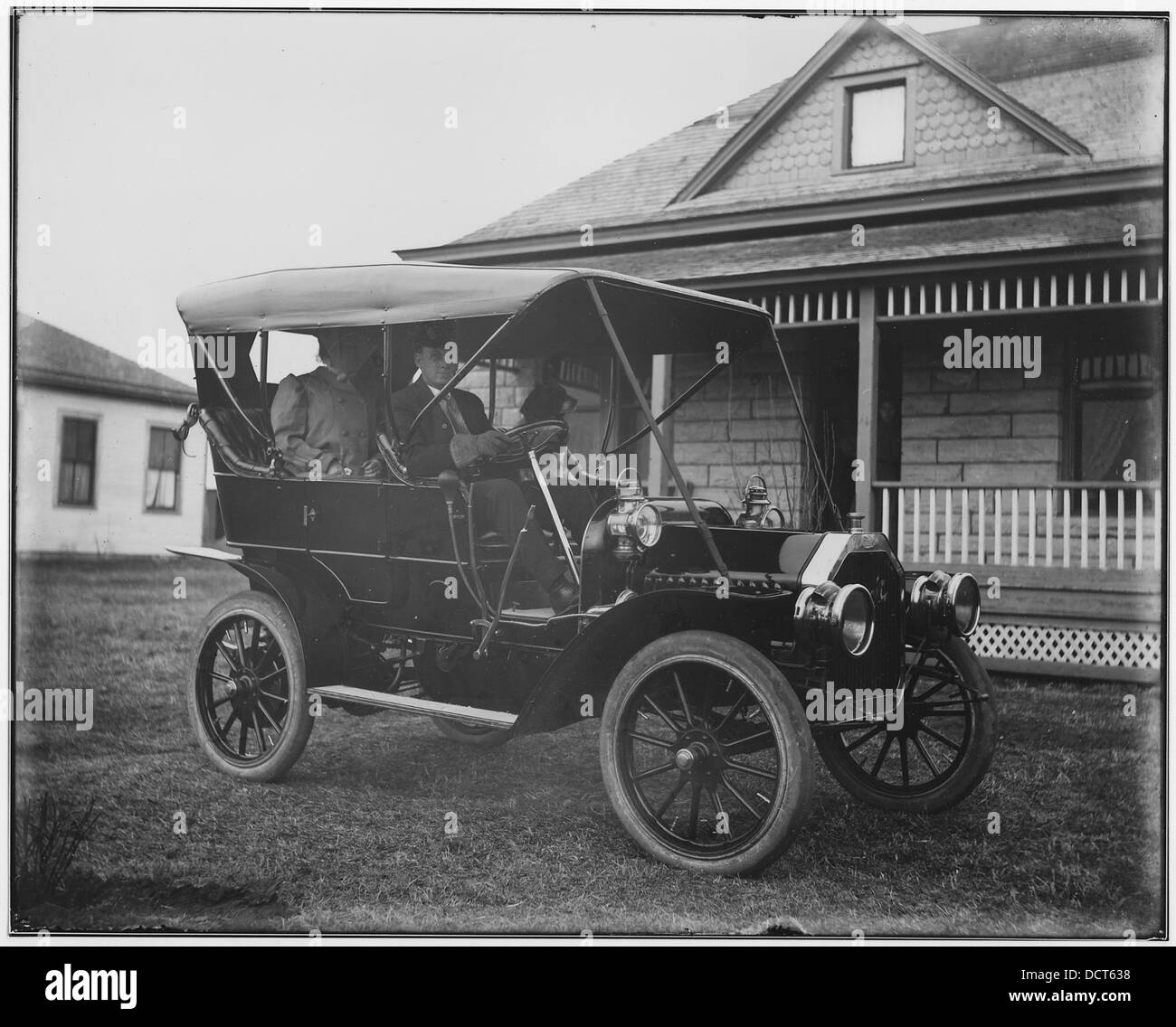 Mechanic repair car business Black and White Stock Photos & Images - Alamy