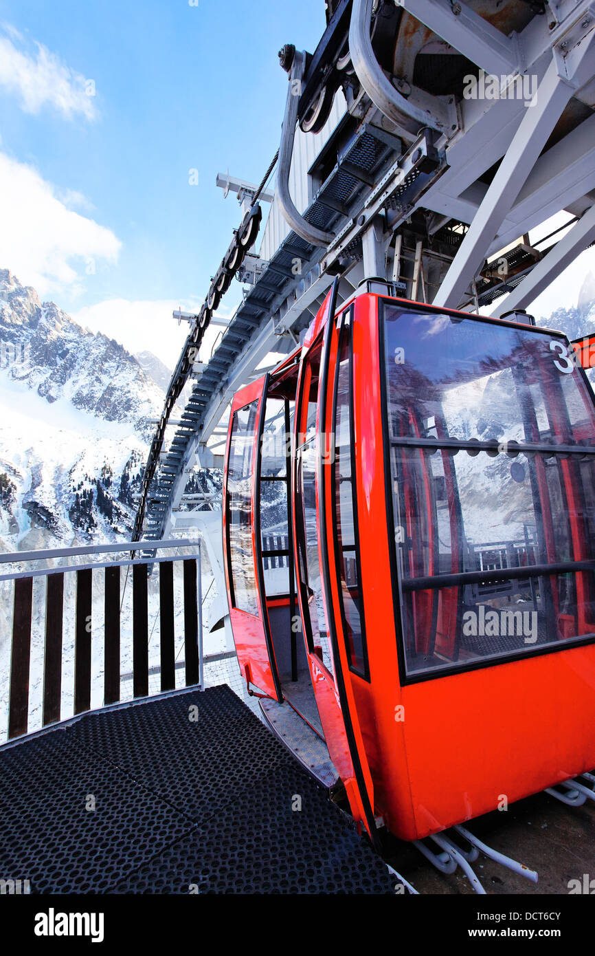 red cable car in winter Stock Photo - Alamy