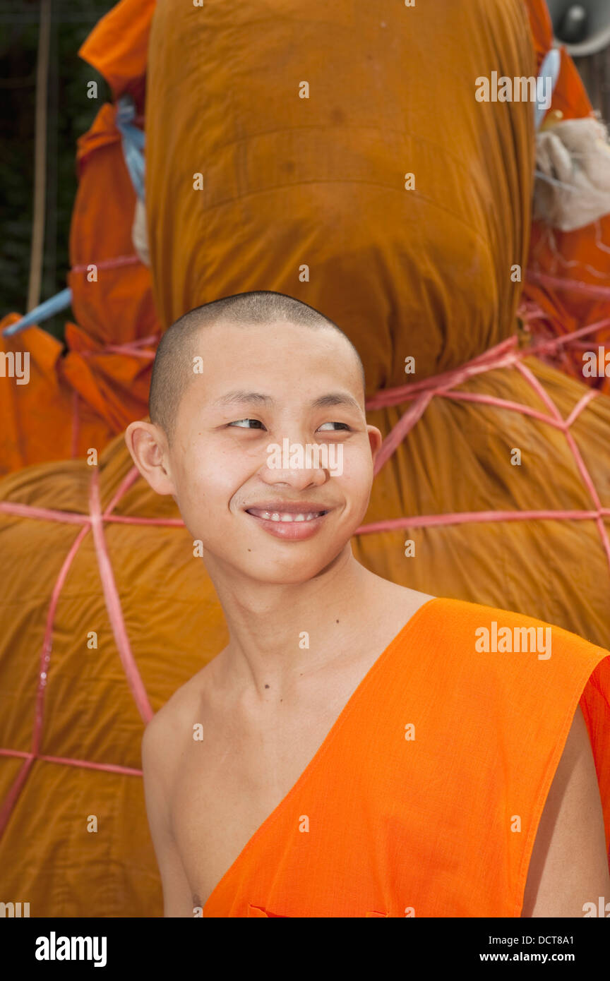 Happy monk smiling monk hi-res stock photography and images - Alamy