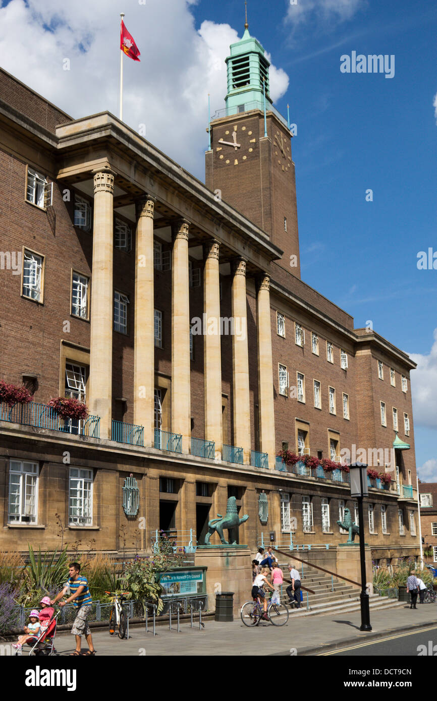 County hall norwich hi-res stock photography and images - Alamy