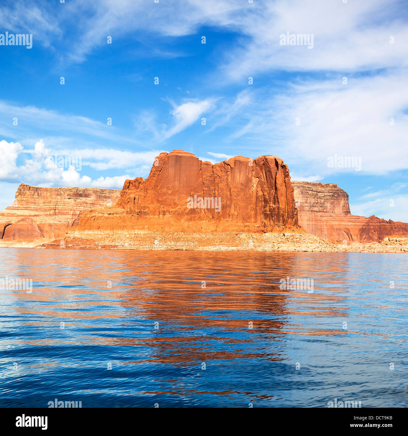 View of the famous Lake Powell Stock Photo - Alamy
