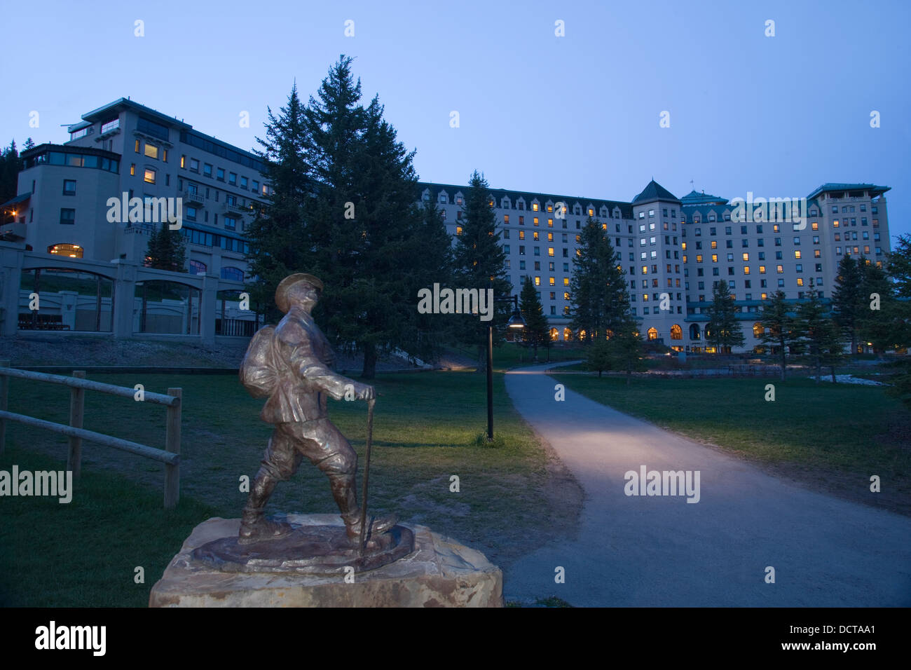 FAIRMONT CHATEAU LAKE LOUISE HOTEL BANFF NATIONAL PARK ALBERTA CANADA ...