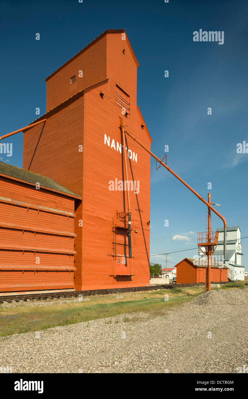 ROW OF WOOD FRAMED GRAIN ELEVATORS NANTON ALBERTA CANADA Stock Photo ...
